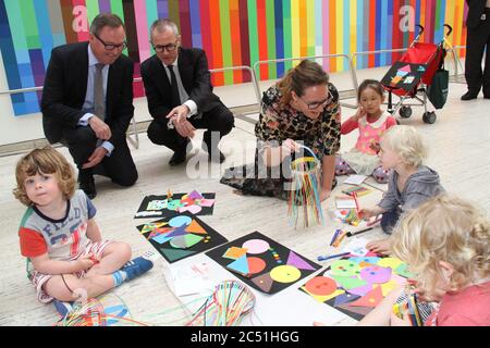 L-R: Lochiel Crafter, Head of State Street Global Advisors for Asia ...