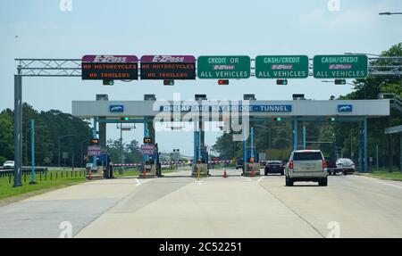 Virginia, U.S.A - June 29, 2020 - The toll entrance and EZPass into Chesapeake Bay Bridge Tunnel ...
