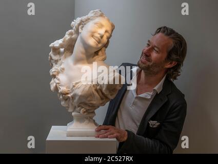 Park Stuart - Roses Stock Photo - Alamy