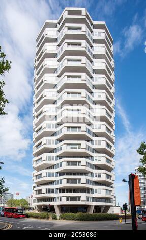 No 1 Croydon or the Threepenny Bit Building next to East Croydon ...