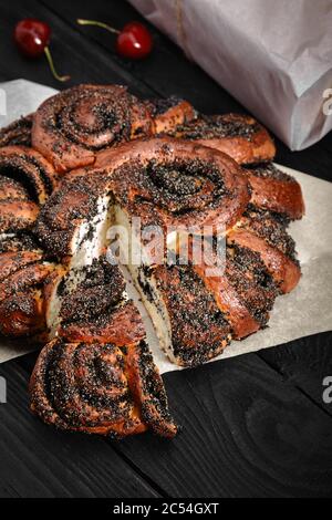 Buns with poppy seeds. Russian national food Stock Photo - Alamy