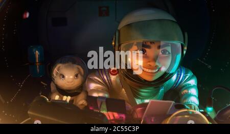 OVER THE MOON, from left: Bungee (voice: Edie Ichioka), Fei Fei (voice ...