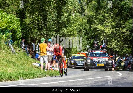 Australian Michael Matthews of Team Sunweb wearing the green jersey of ...