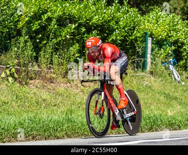 Australian Michael Matthews of Team Sunweb wearing the green jersey of ...