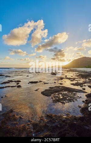 Ocean landscape at sunset on Alan Davis Beach, Pele's Chair, Hawaiian ...