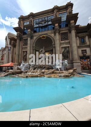 The Trevi fountain at Caesar's palace hotel and casino on the Las Vegas ...
