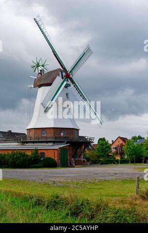 Windmill in Artlenburg / Elbe, Lower Saxony, Germany, Europe Stock ...