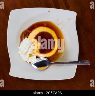 Flan con nata — typical catalan dessert of Catalonia Stock Photo - Alamy