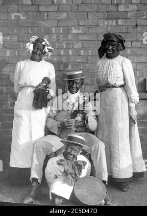 THE BLACK AND WHITE MINSTREL SHOW Stock Photo - Alamy