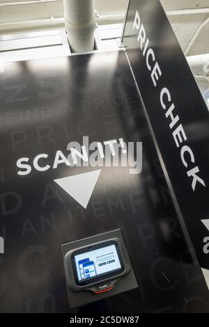 Self Service Price Checking Terminal, USA Stock Photo - Alamy