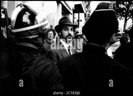Riot police put down a demonstration of radical jews from Betar ...
