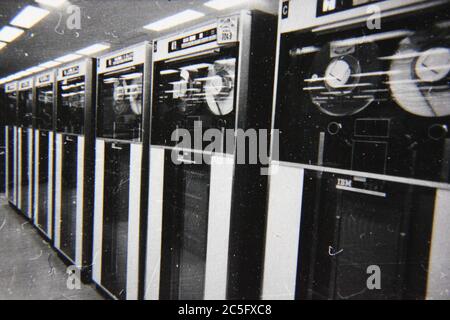 office, computer, electronic data processing at IBM, computer system ...