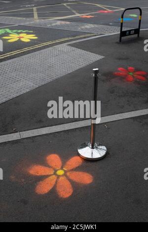 The pedestrianised road junction at Carlton Avenue, Court Lane and ...