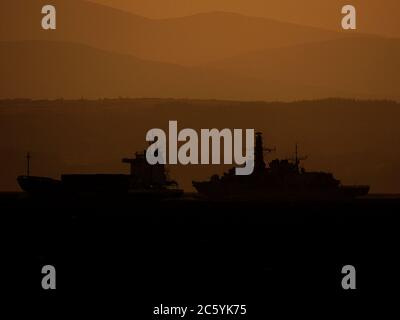 HMS St Albans (F83) on the River Thames Stock Photo - Alamy
