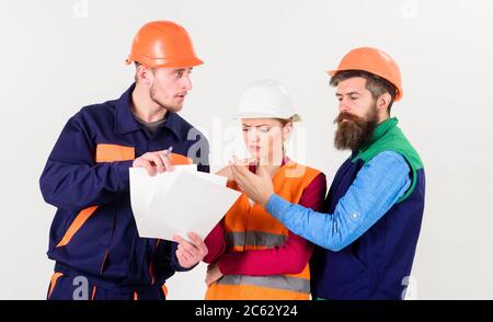 Builders and engineer arguing, misunderstanding. Team of architects ...