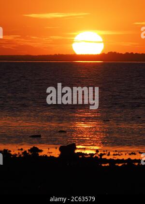 Sheerness, Kent, UK. 6th July, 2022. UK Weather: sunset in Sheerness ...