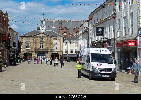 Town Hall and Market Place, Pontefract, West Yorkshire, England UK ...