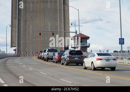 The South Park Bridge openes for marine traffic on the Duwamish River ...