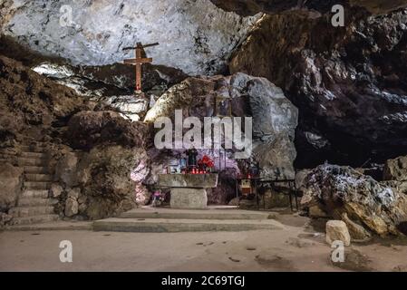 The cave of St Anthony, Qozhaya monastery, Qadisha valley, Lebanon ...