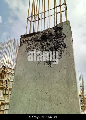 concrete column damage. honeycomb in concrete Stock Photo - Alamy
