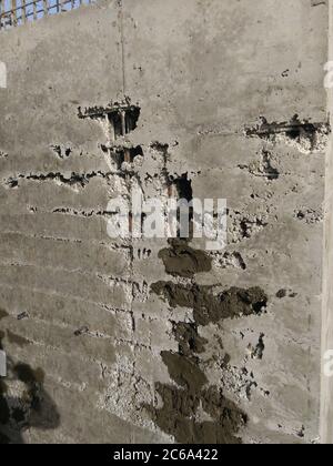 concrete column damage. honeycomb in concrete Stock Photo - Alamy