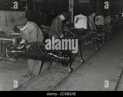 The production of a DKW Auto Union cheeks Heinrich Hoffmann Photographs ...