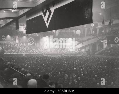 Hitler, speech in the Sports Palace, 1942 Stock Photo - Alamy