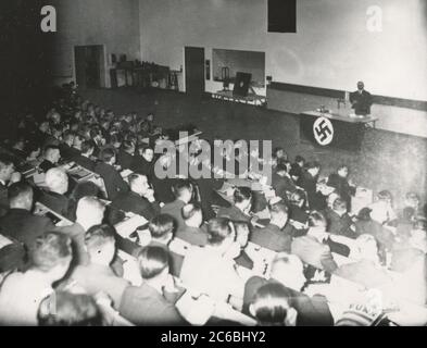 Heinrich Hoffmann Photographs 1934 Adolf Hitler's official photographer ...