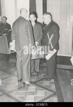 A day at the Reich Chancellery - reportage Heinrich Hoffmann ...