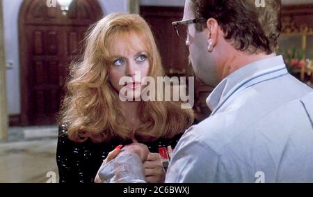 USA. Goldie Hawn and Bruce Willis in a scene from the ©Universal ...
