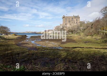 Dunvegan Castle, ancestral home of the Clan MacLeod, Isle of Skye ...