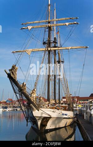 Tole Mour Sailing Ship, Long Beach City, Los Angeles, California, USA ...