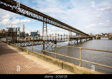 London Concrete Ltd Angerstein Wharf, Horn Lane. Cement works on the ...