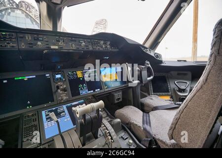 The glass (digital) cockpit and flight controls of a Piper PA-28-181 ...