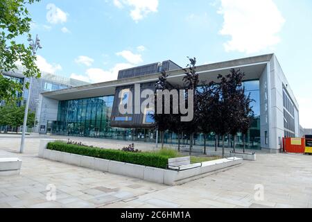 Cast Theatre Doncaster in Sir Nigel Gresley Square Stock Photo - Alamy