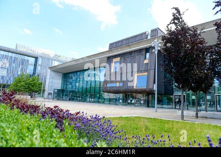 Cast Theatre Doncaster in Sir Nigel Gresley Square Stock Photo - Alamy