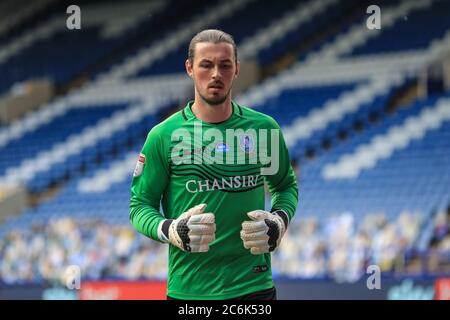 Joe Wildsmith #28 of Sheffield Wednesday warming up before the game ...