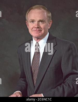 KENNEDY SPACE CENTER, FLA. - Official portrait of Michael Wetmore ...