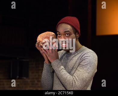 Paapa Essiedu (Hamlet) in HAMLET by Shakespeare at the Royal ...