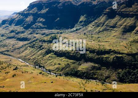 Drakensberg, Didima gorge and mountains, Cathedral Peak, Giants Castle ...