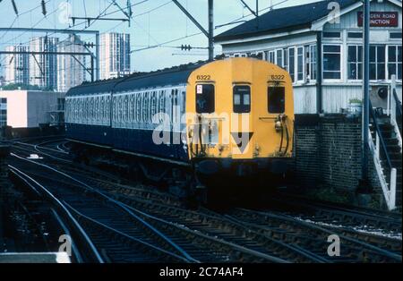 Class 416/3 electric multiple unit No. 6318 approaching Caledonian Road ...