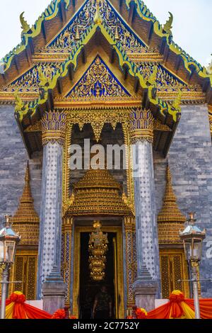 Wat Ratchapradit Sathitmahasimaram, Bangkok, Thailand Stock Photo - Alamy