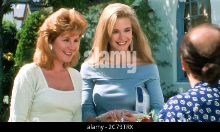 USA. Danny DeVito and Chloe Webb in a scene from the ©Universal ...