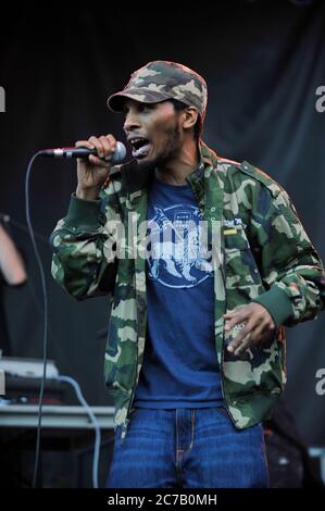 Rapper Del the Funky Homosapien performing at the 2008 San Diego Street ...
