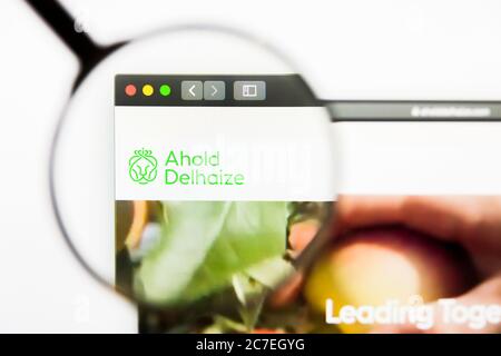 Ahold Delhaize logo sign Stock Photo - Alamy