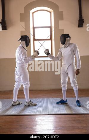 SPORT Fencing Fencers in battle Stock Photo - Alamy