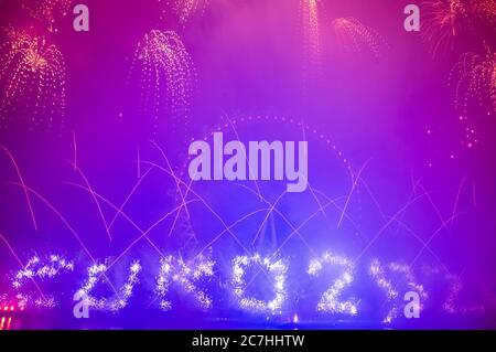 The mayor of londons New Year Fireworks display Stock Photo - Alamy