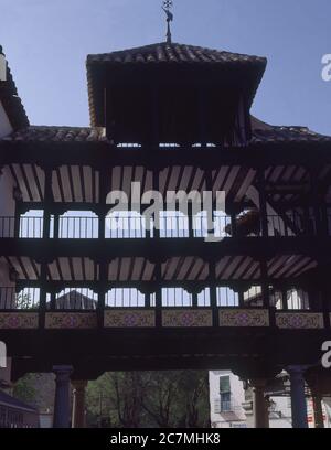 ESTRUCTURA ADINTELADA DE MADERA - ACCESO PORTICADO A LA PLAZA MAYOR ...