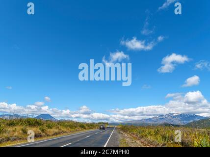 Tongariro mountains new zealand Stock Photo - Alamy