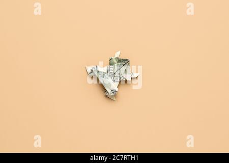 a frog made with paper,origami Stock Photo - Alamy